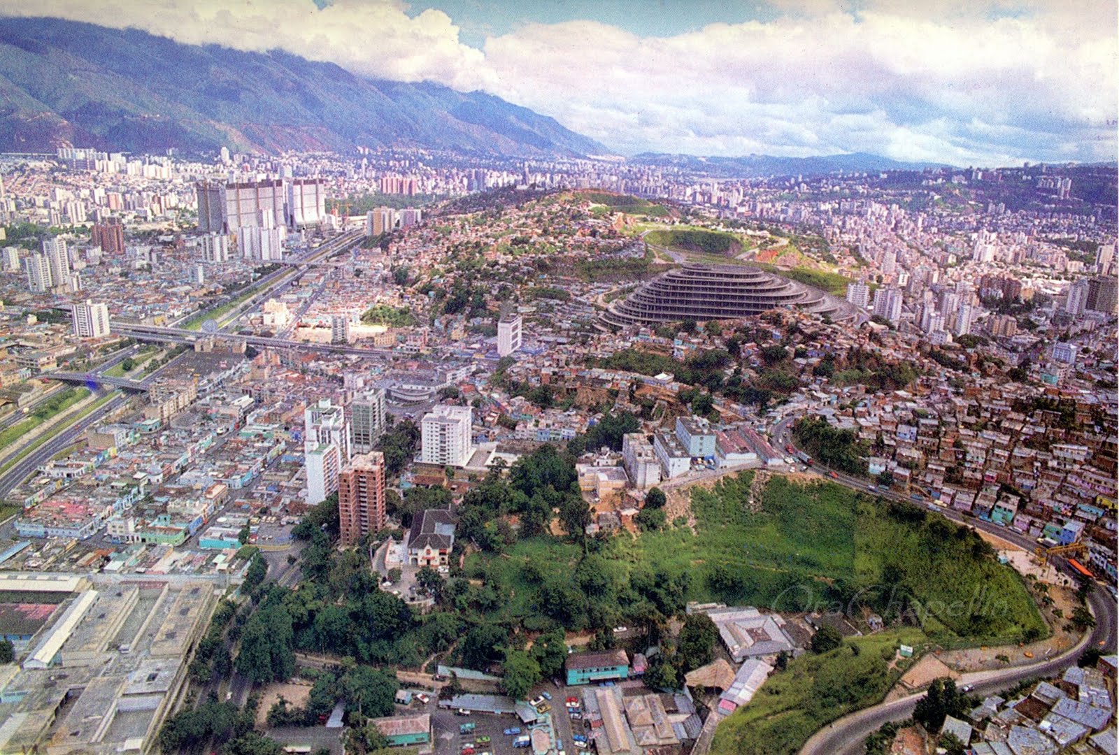 Un vistazo a la Caracas de ayer y hoy: Caracas desde las alturas (IV)