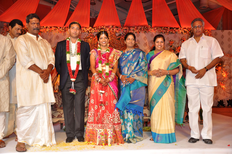 LATEST MOVIE MASALA: SHYAM PRASAD REDDY DAUGHTER DEEPTHI WEDDING PHOTOS