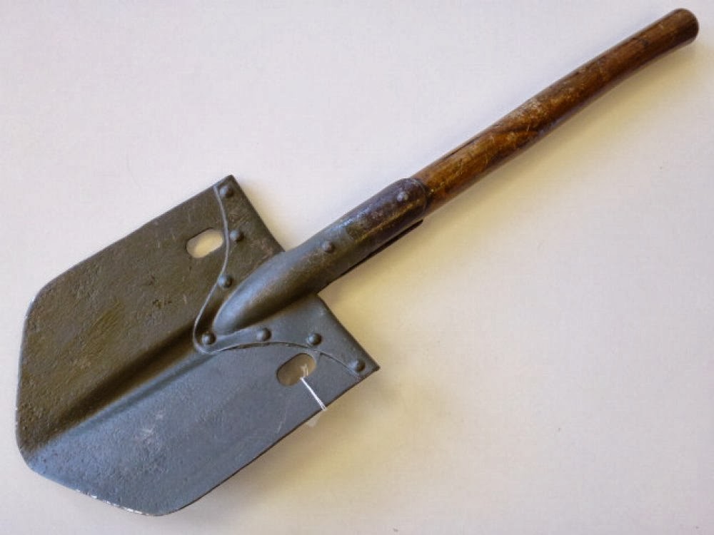 Webbingbabel: Royal Italian Army Small Shovel - REI Vangetta