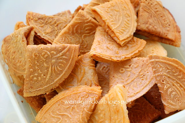 Table for 2.... or more: Kuih Kapit @ Coconut Love Letters