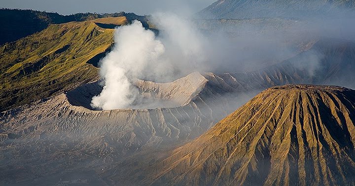 Animasi Erupsi Gunung Api - Biologizone