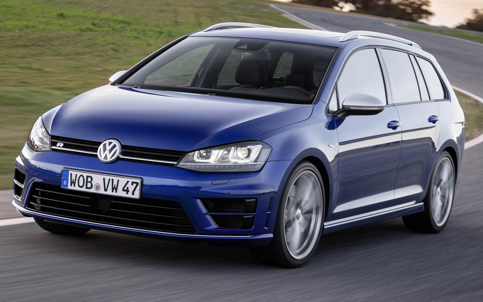 VW Golf Estate chega em três versões: R, GTD e Alltrack
