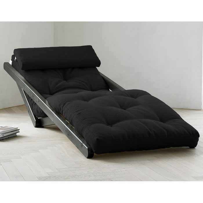 Pepper & Chocolate: Finally a futon that looks sharp.