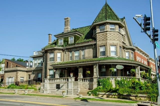 Rustbelt Preservationist: Midwest Mansions: 199 Loras Blvd, Dubuque Iowa