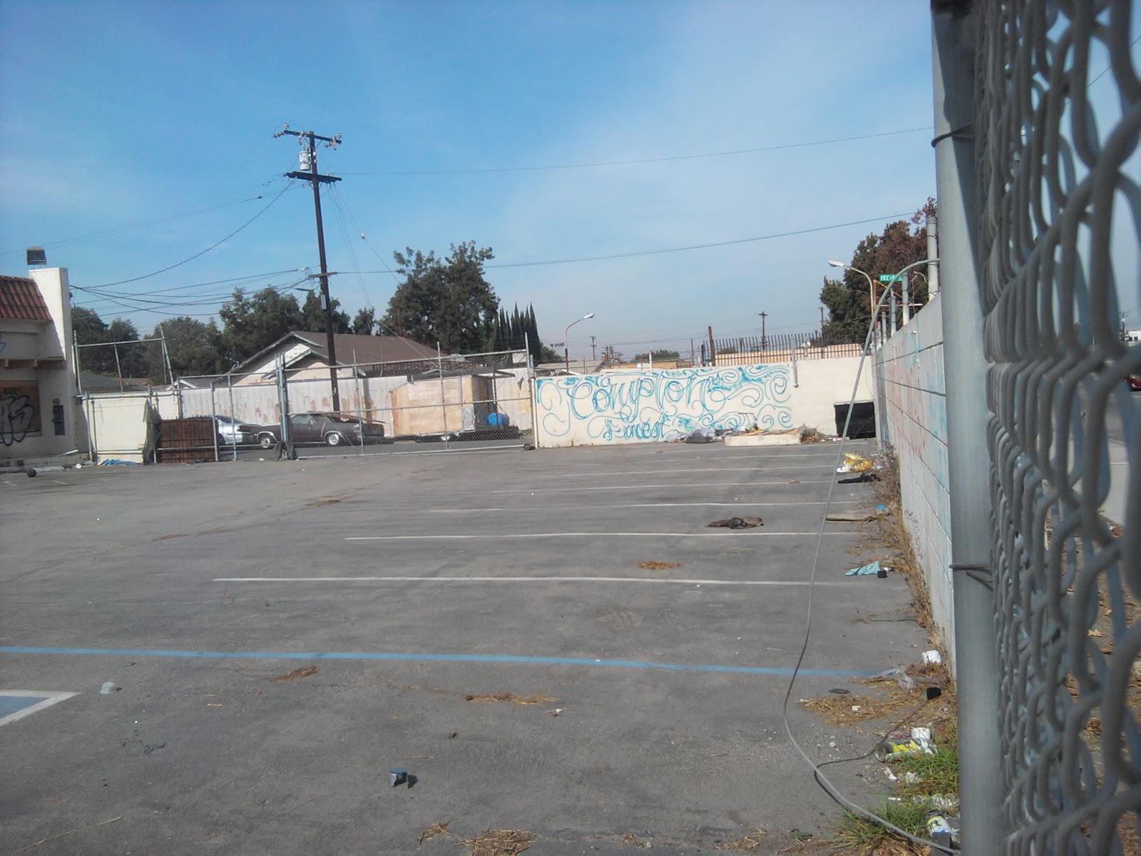 graffiti , murals & tagging : Compton ( tagging crews )