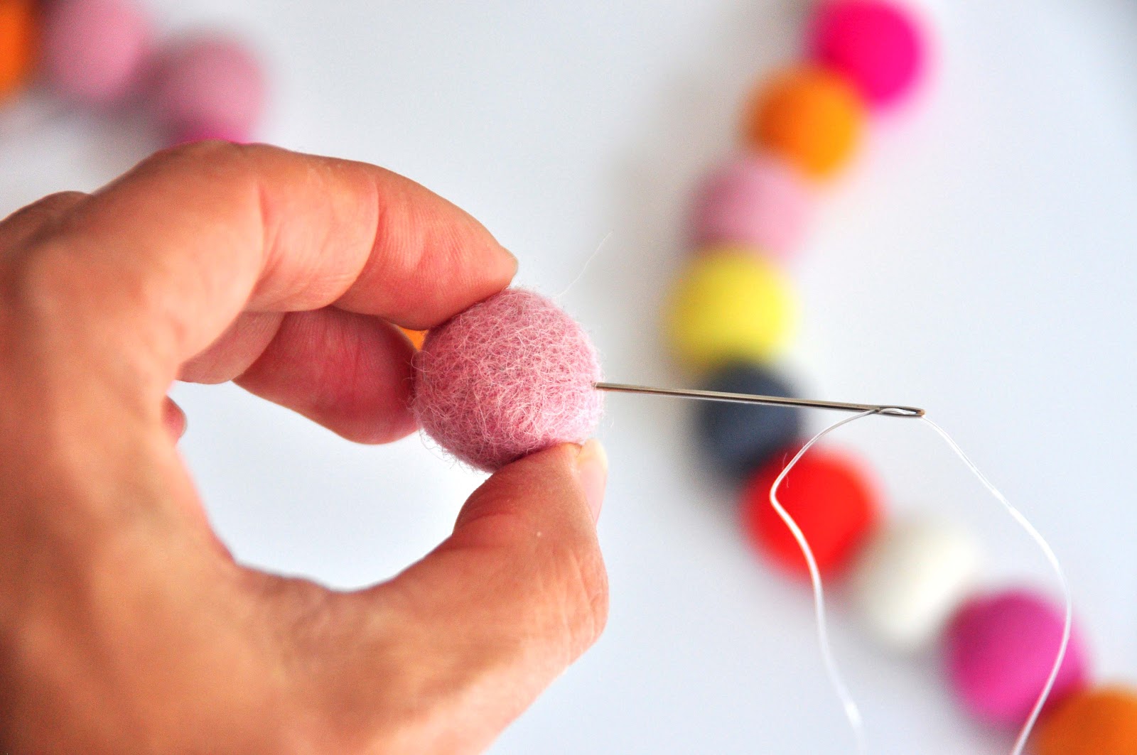 Aesthetic Nest: Craft: Wool Bead Jewelry (Tutorial)