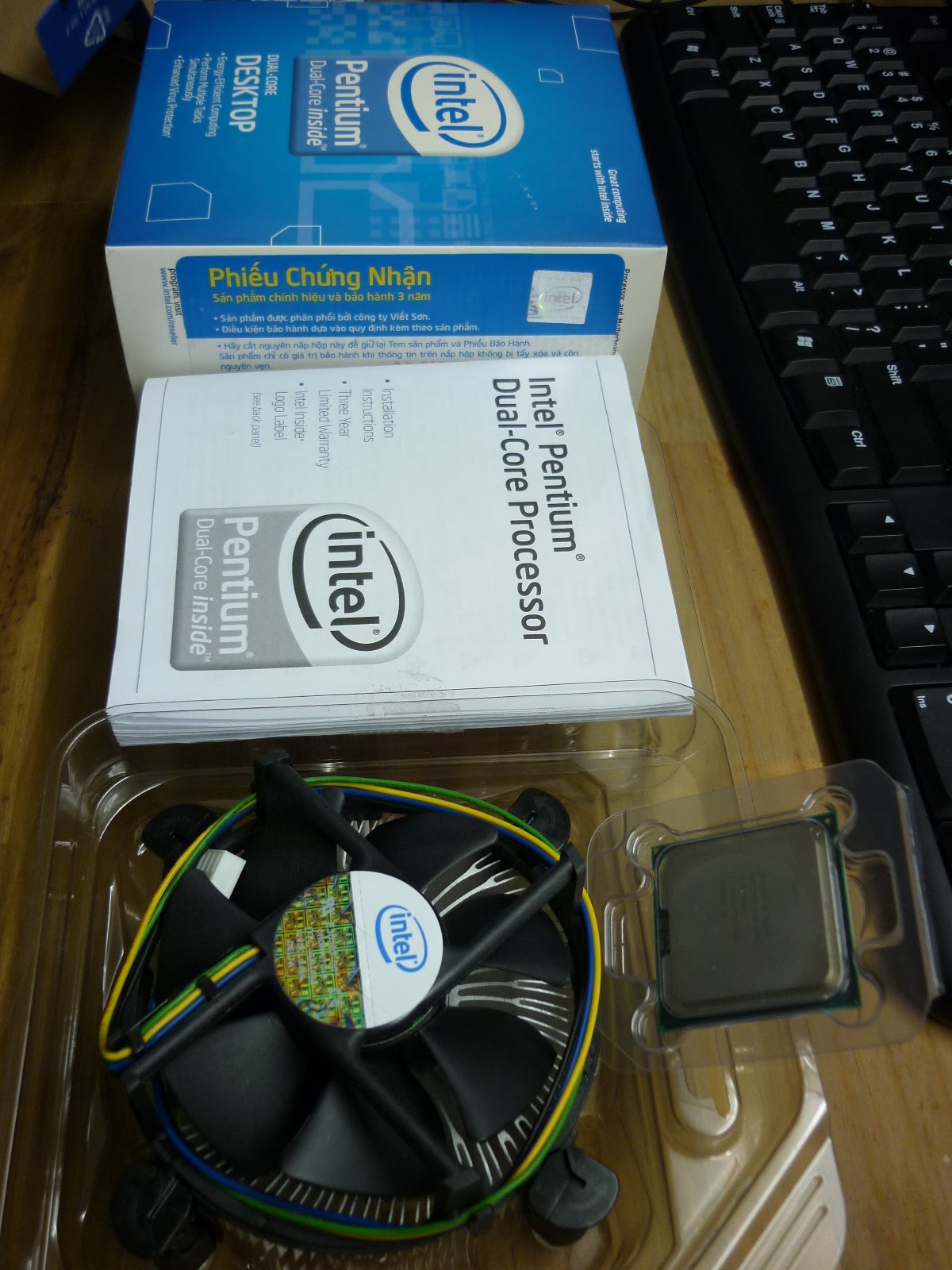 MegaKainIM: CPU Intel Dual Core E2200 còn BH đến 08/02/2012