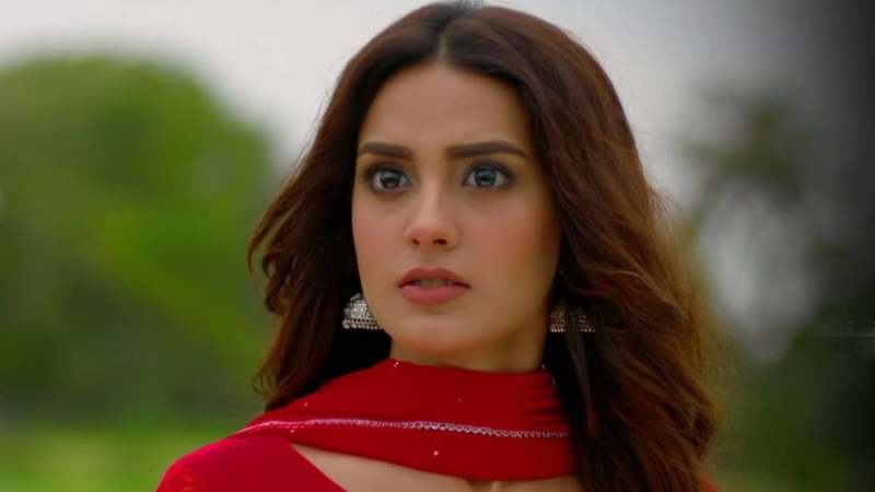 Iqra Aziz Height, Weight, Age, Body Measurement, Bra Size, Husband, DOB ...