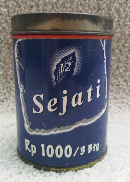Karya Babah Antik: Kaleng Rokok Bentoel Sejati