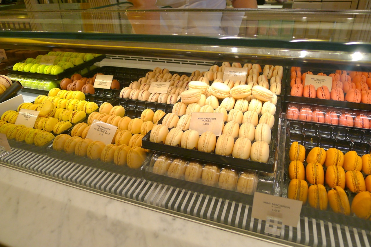HUNGRY HOSS: A Beginner’s Guide To The Best Macarons in Paris