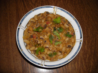 Madhu's Kitchen: Black eyed peas(Alasande Kalu) curry