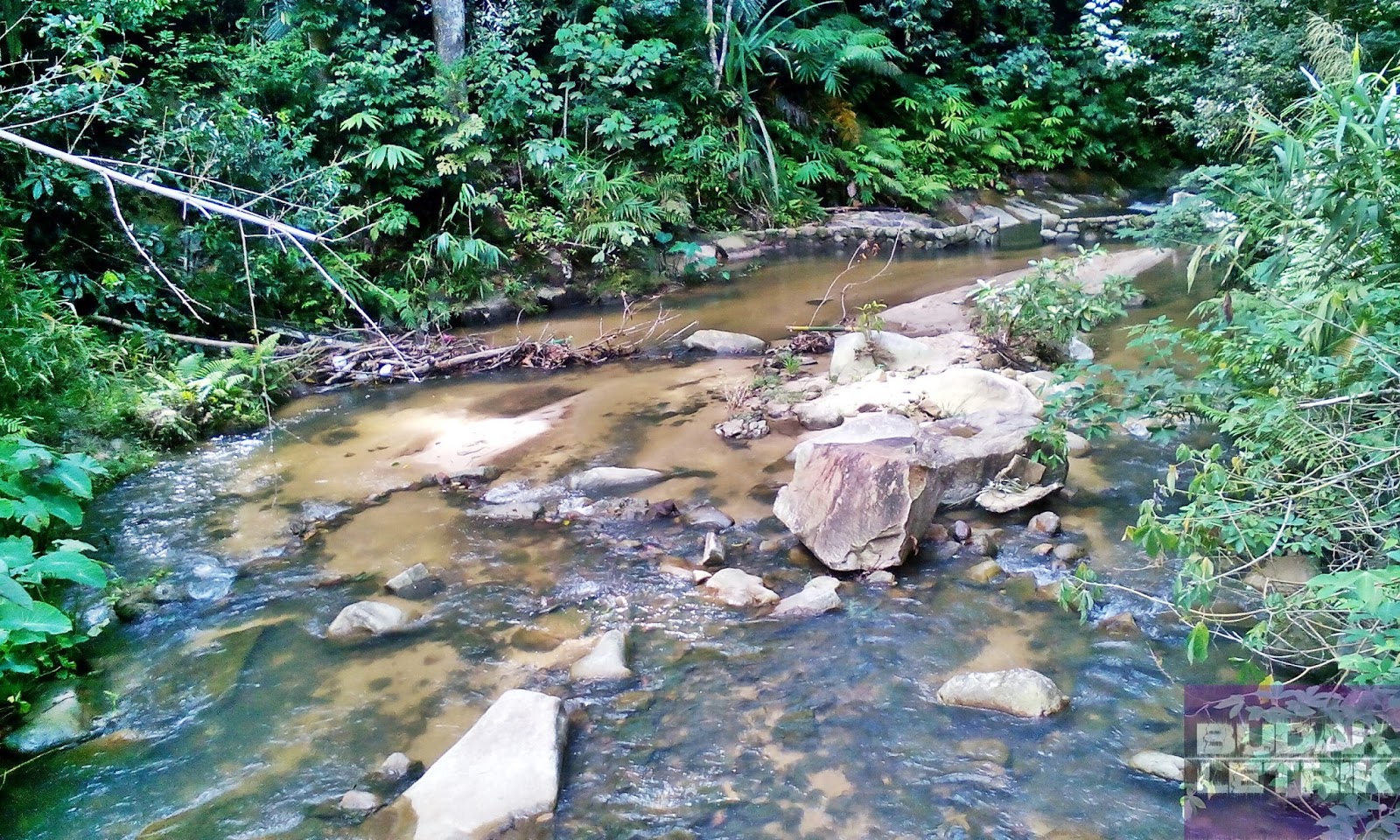 Budak Letrik: Menjejak Air Terjun Lata Mengkuang, Sik Kedah