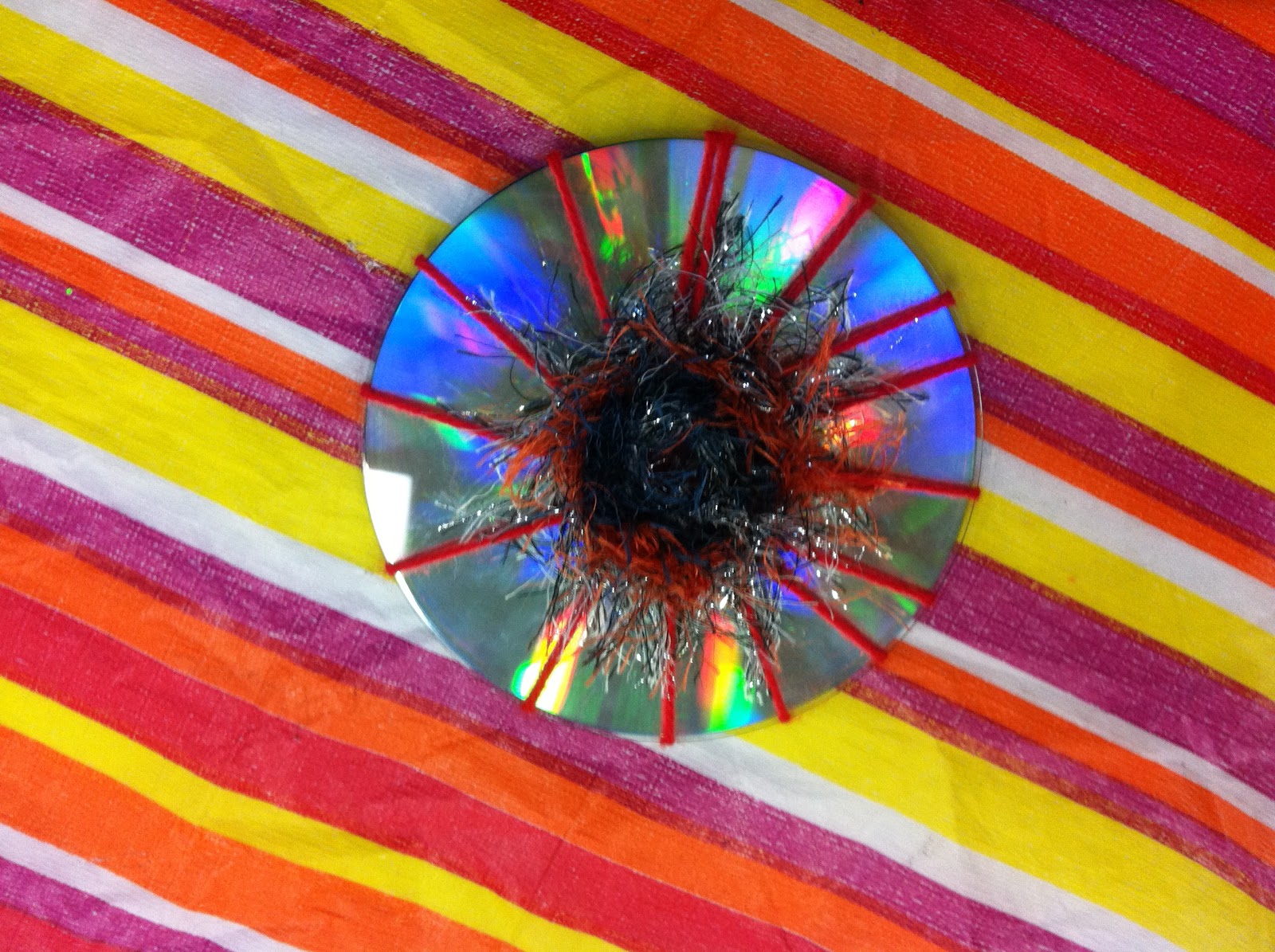 Art Class with Naomi: CD Weaving