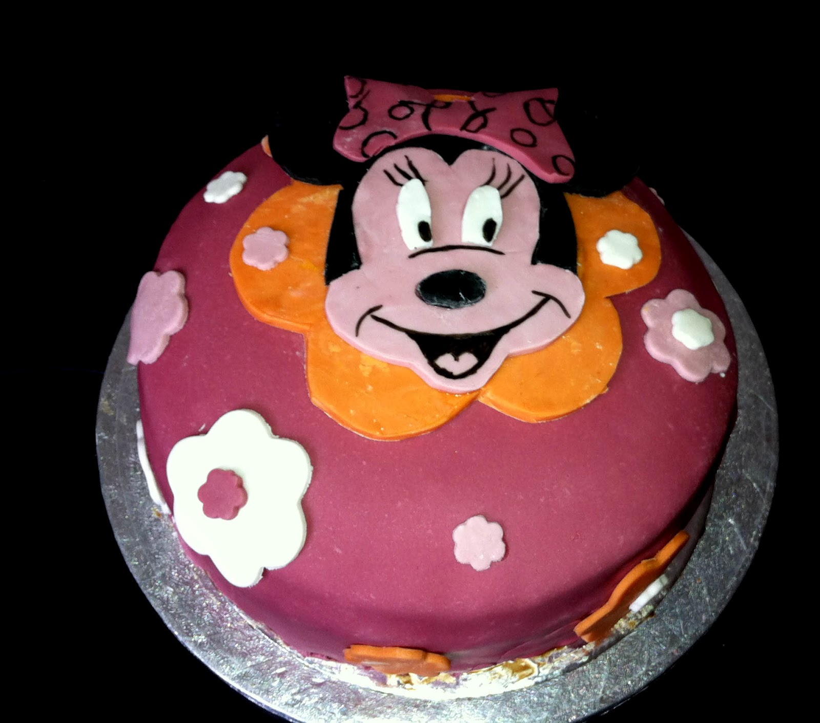 Sweet Frenchie: Minnie Mouse Birthday Cake II....