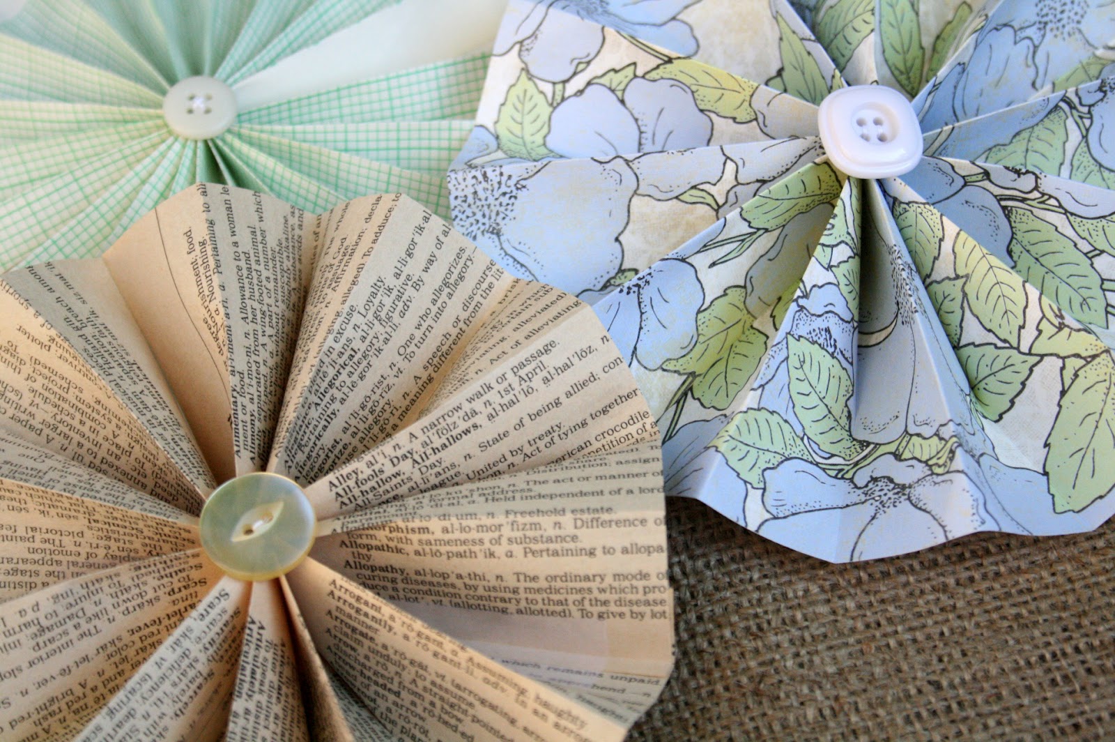 The Creative Place: DIY :: Paper Flower Wheels
