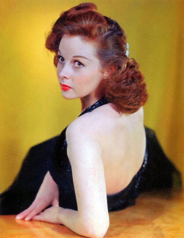 48 Glamorous Color Photos of Susan Hayward in the 1940s and 1950s ...