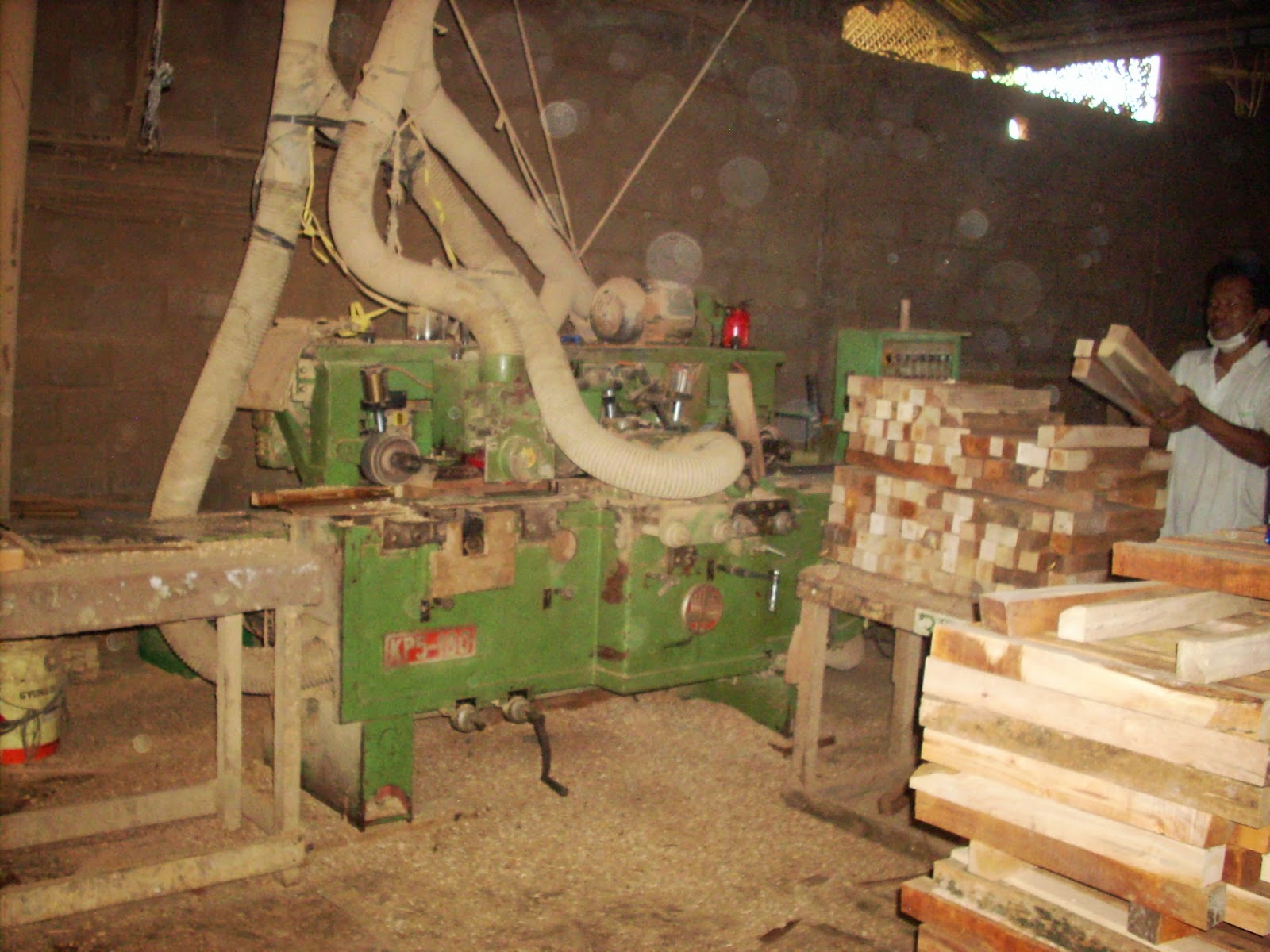 Posted by wisno at 8:00 AM