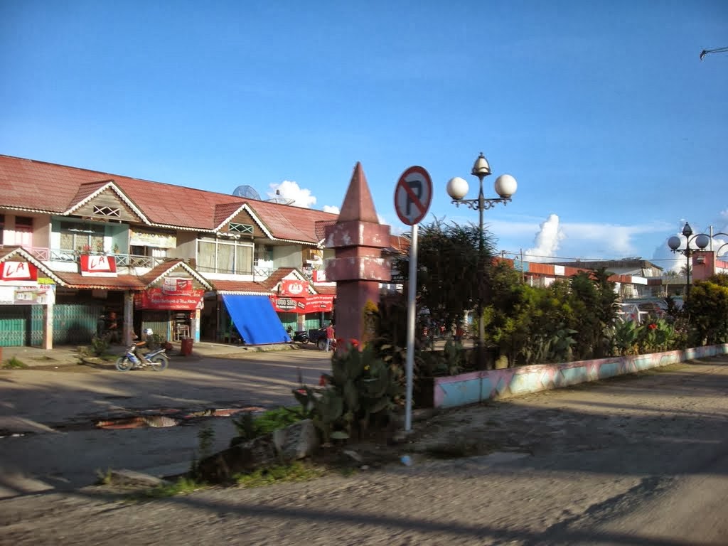 KOTA - KOTA DI TANAH DAYAK: Ngabang, Kalbar Indonesia