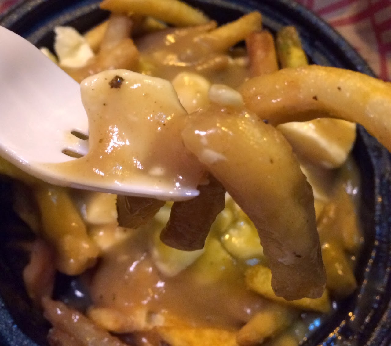 Poutine From KFC (To-Go) / ケンタッキーのプーティン（テイクアウト） ~ I'm Made of Sugar ...