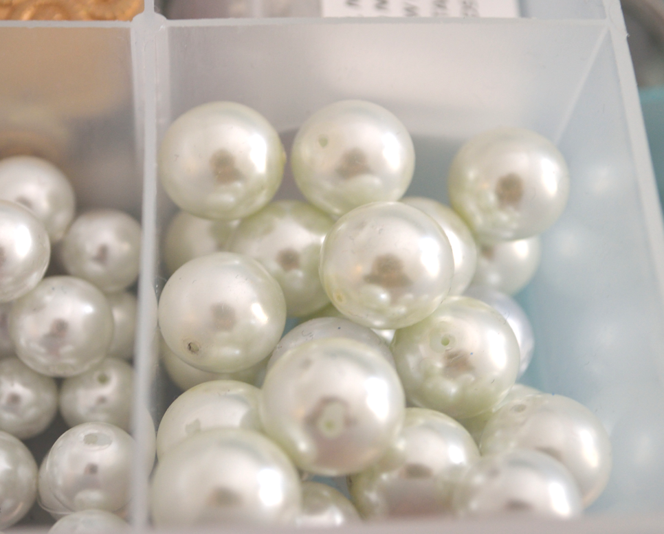 diy: Metal & Pearl Necklace