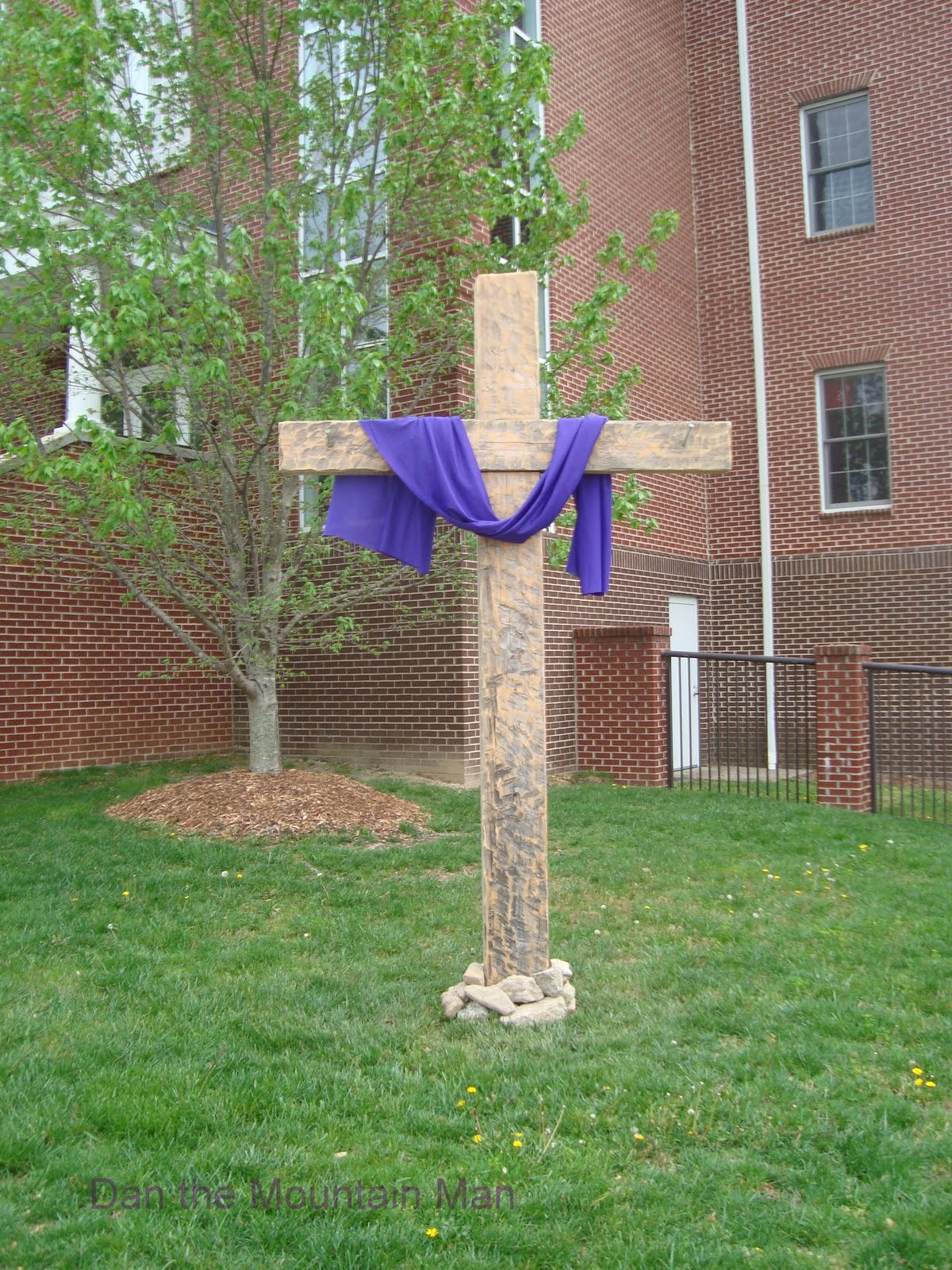 Spiritual Places, Spiritual Moments: Cross At First Baptist Church of ...