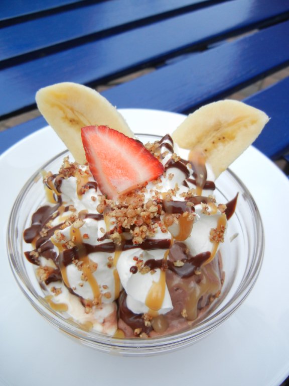 Cocoa West Chocolatier: SUMMER SUNDAE FUN DAY!