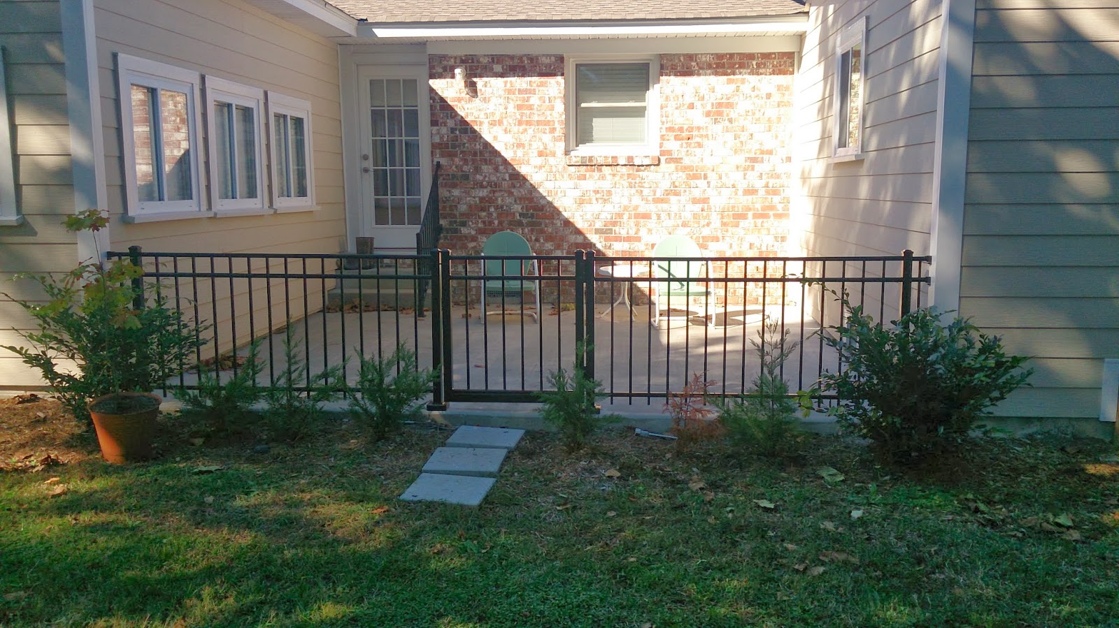 Town & Country Fences, LLC: Courtyard Fence
