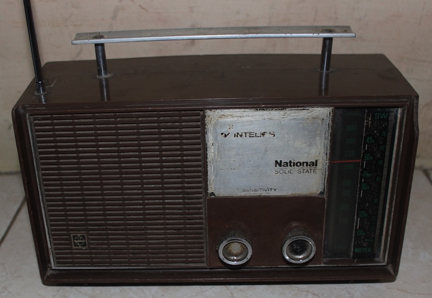 MAHAPUJA PRASASTI ANTIK GALERY: Radio Jadul Episode 63