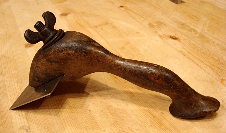 Cool Old Scraper Holder | diy wood