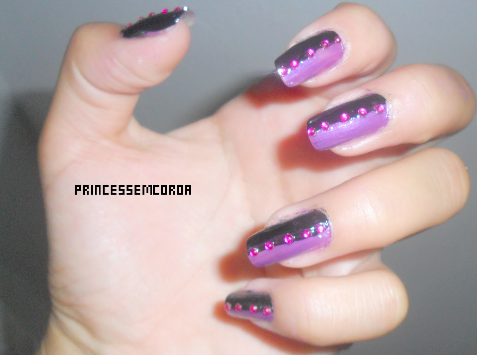 Princess sem Coroa: Unhas da semana : violet and black