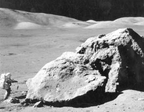 J.L.Tarazona: La teoría de la Luna hueca. Capítulo I.