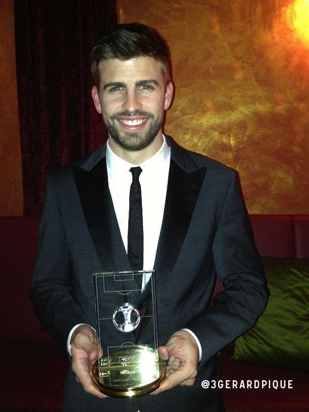 Mr. Młody: Ronaldo lepszy od Messiego i Iniesty? (black tie)