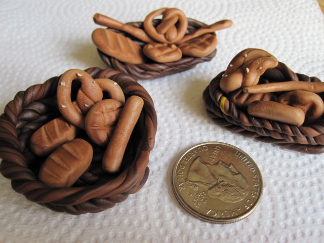 Creator's Joy: Dollhouse Miniature bread tutorial