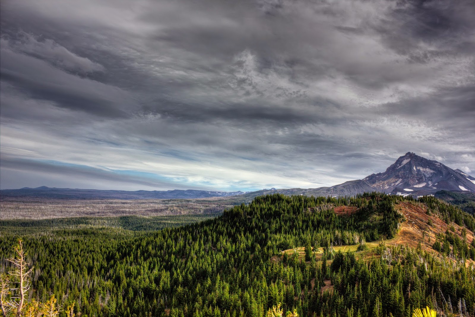 Mario's Hiking Photos: South Matthieu Lake, Oregon