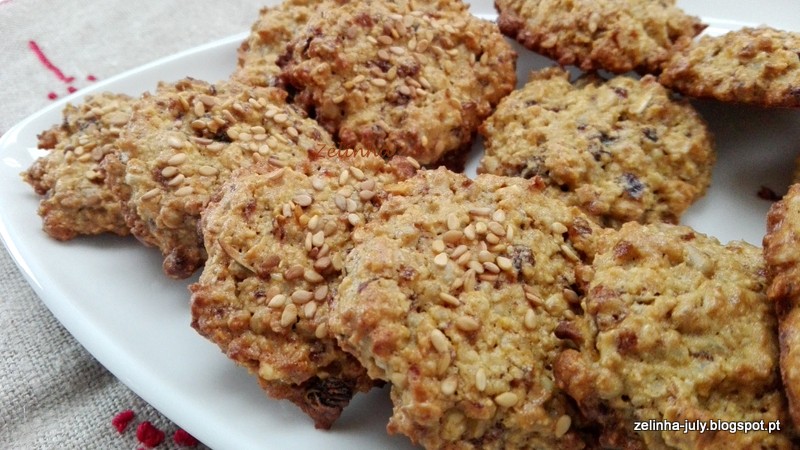 BISCOITOS DE FLOCOS DE AVEIA E SEMENTES DE GIRASSOL