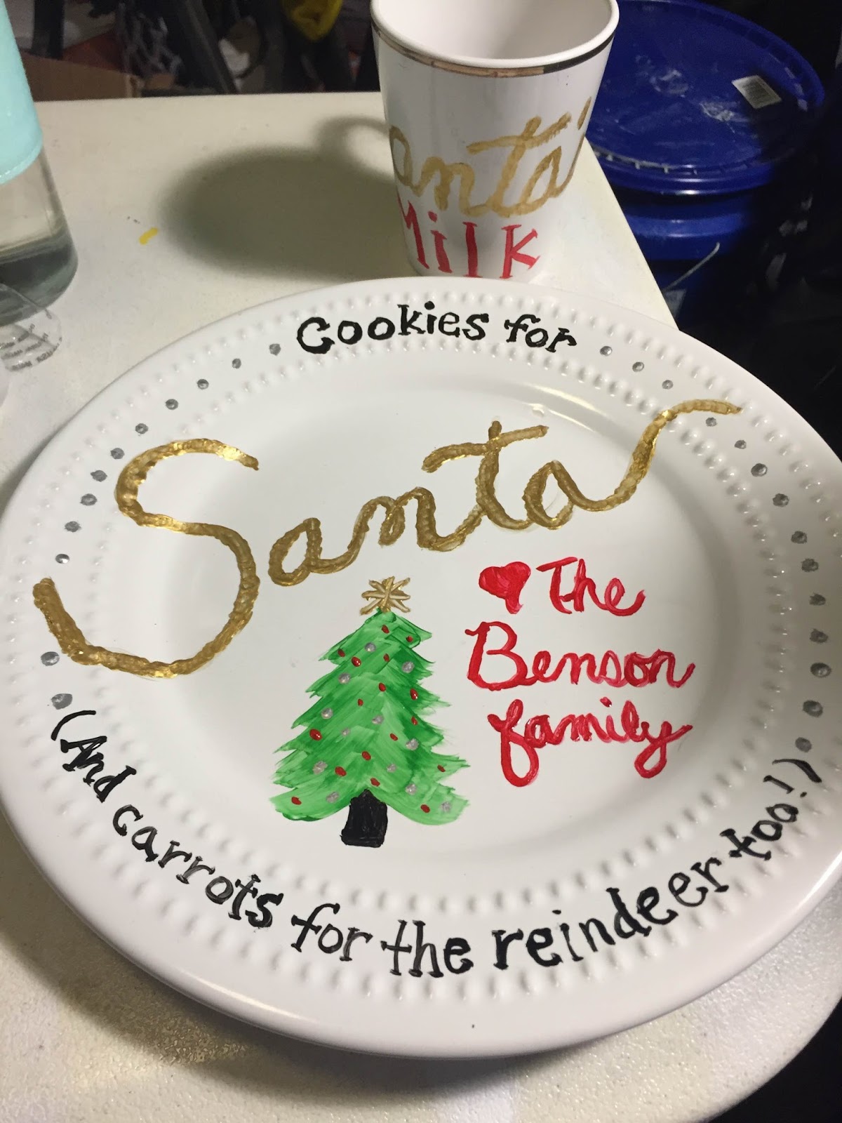 DIY Santa Cookie Plate and Mug | The Dabbling Crafter