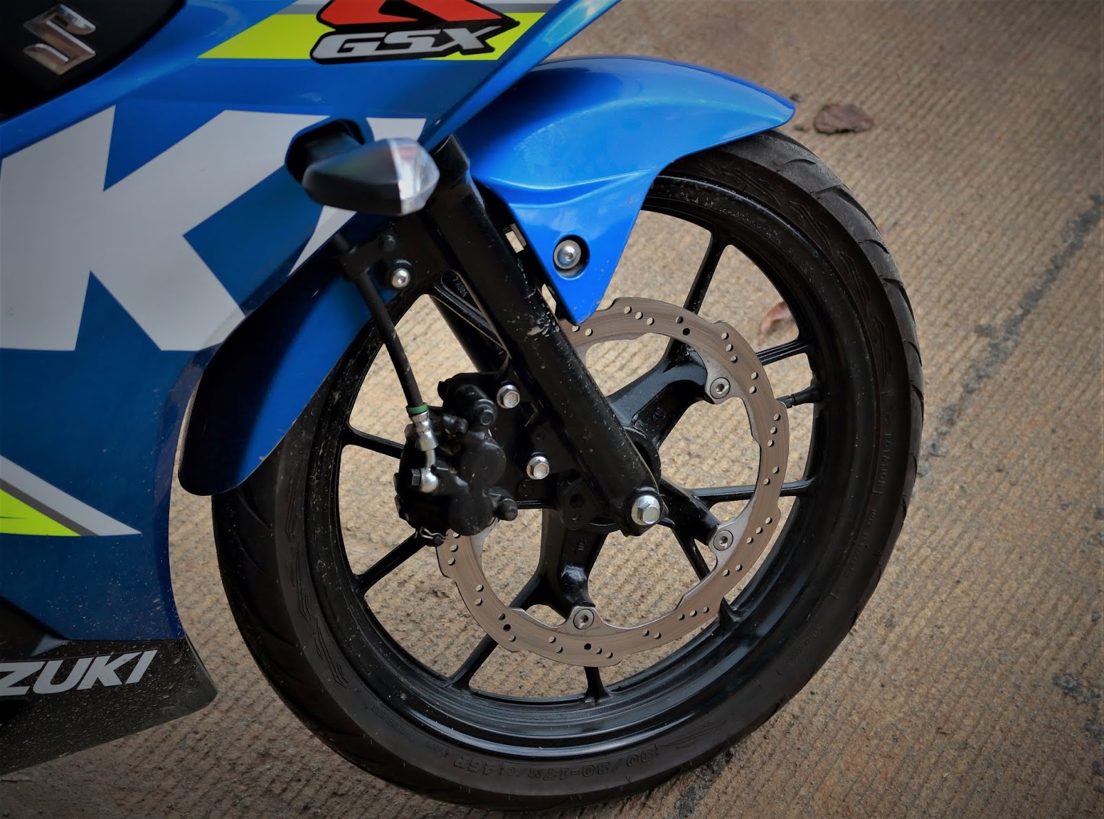 Suzuki GSX-R150 - Motoph - motoph.com