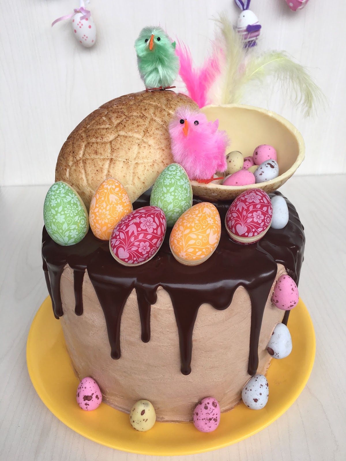 Mardefiesta: Drip cake. Mona de pascua