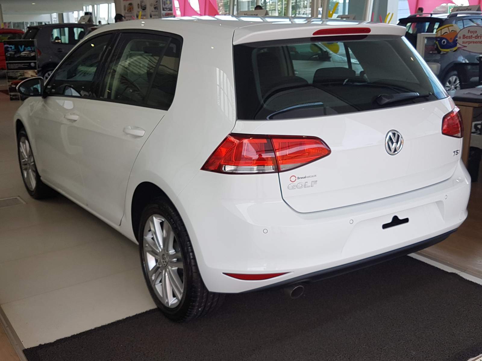 VW Golf Comfortline 1.0 TSI 2017: preço, consumo - vídeo