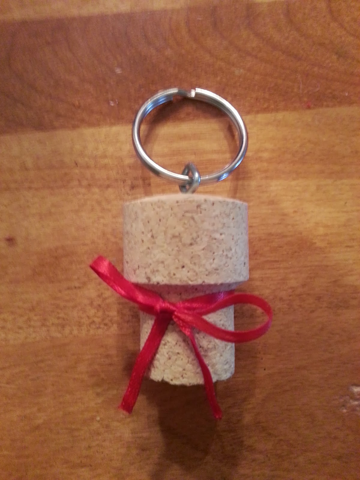 DomestiKated101: DIY: Wine Cork Key-chains