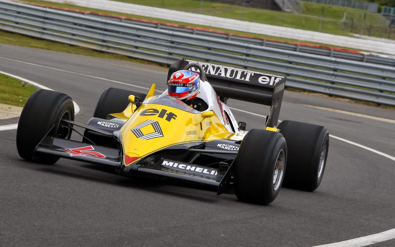 PHOTO: RENAULT PAYS HOMAGE TO TURBOCHARGED HERITAGE AT SILVERSTONE ...