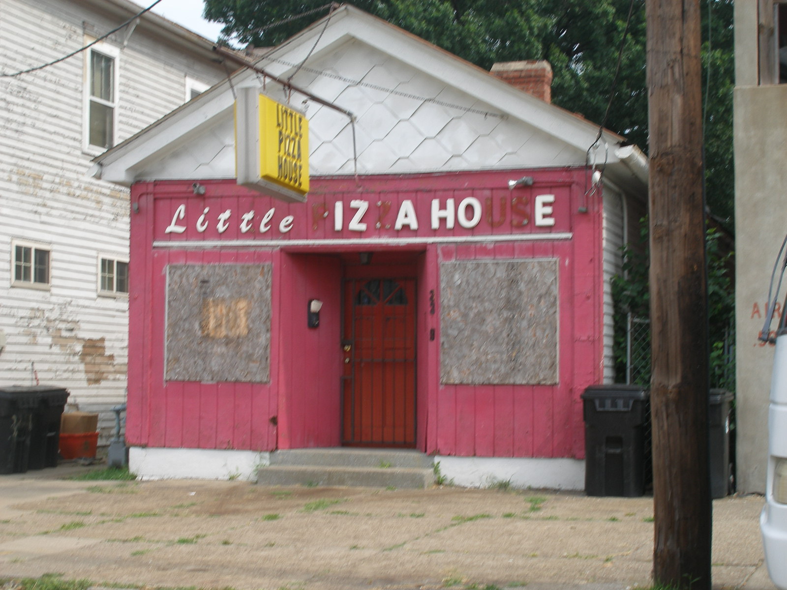 JSH's Visual Slushpile: Little Pizza House