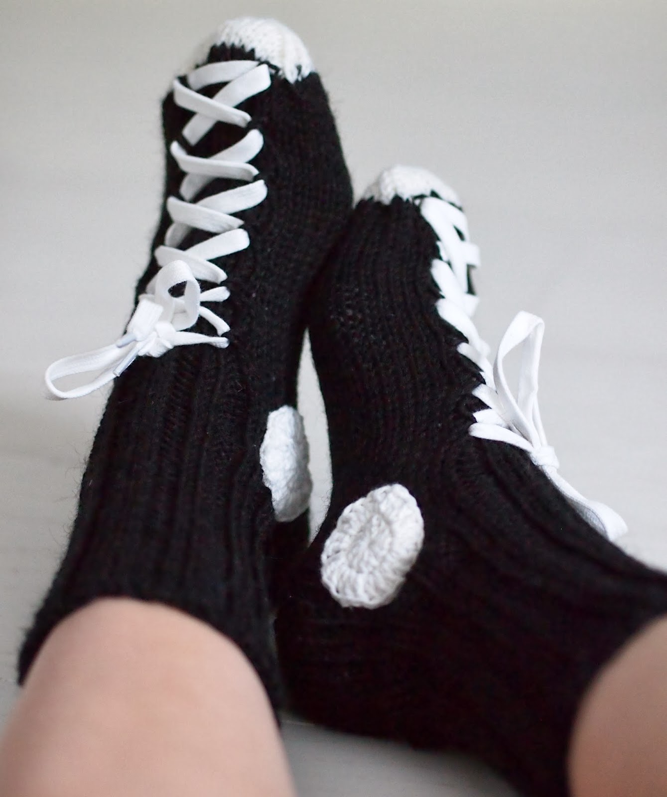 Life with Mari: Mustat converset