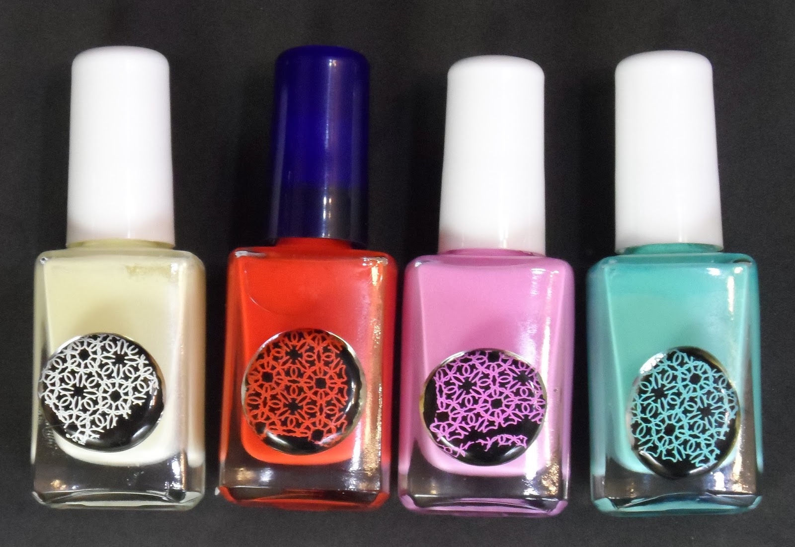Just Me and My Nails: Mundo de Uñas - New Stamping Polish