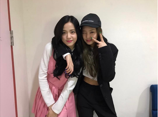 JENNIE x JISOO 2 SHOT - BlackPinkbuzz