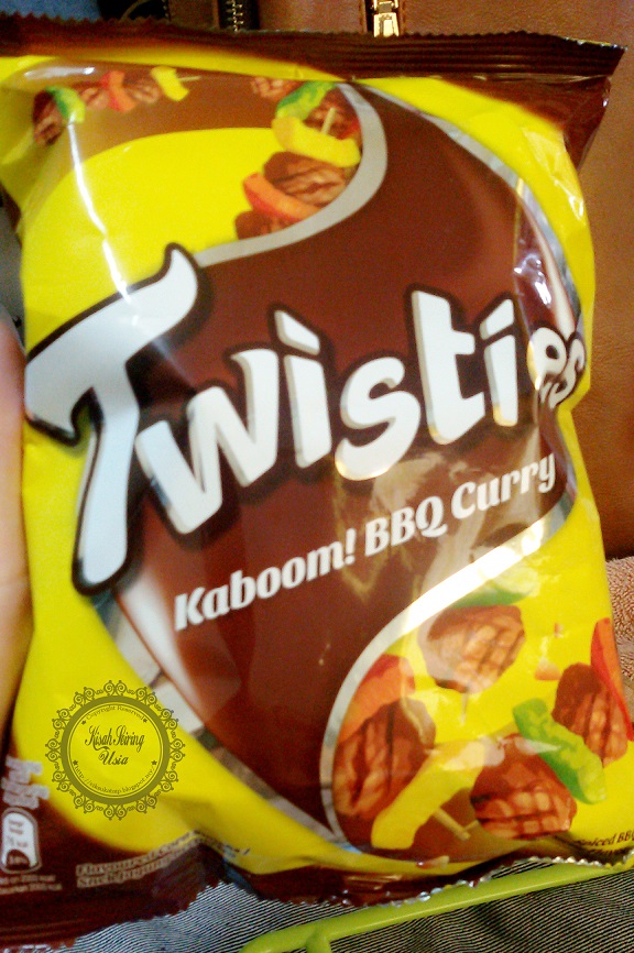 Twisties Kaboom! BBQ Curry | cik sukα taip