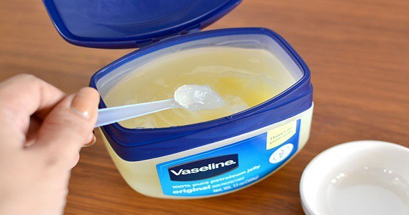 Haz crecer tu cabello con vaselina y aceite de ricino en solo un paso ...