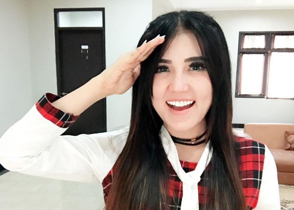 Profil dan Biodata Via Vallen - Biodata dan Foto Selebritis