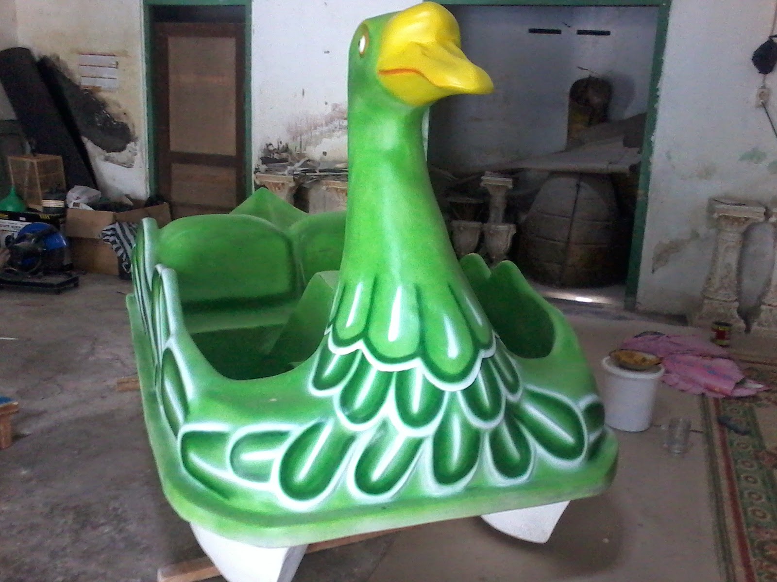 perahu angsa dari fiber | kerajinan fiberglass 081227080374 (mengganti ...