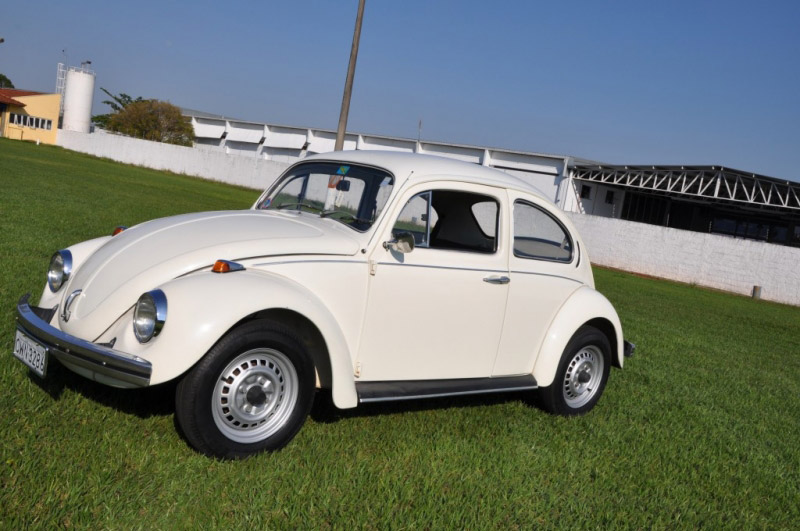 Carros Fabricados no Brasil: VW 1973 - FUSCA 1300 - BRANCO PEROLA